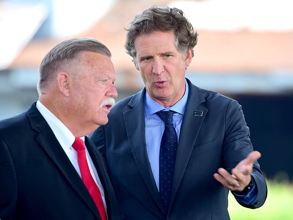 Chattanooga mayor names former Hamilton County mayor as campaign ...