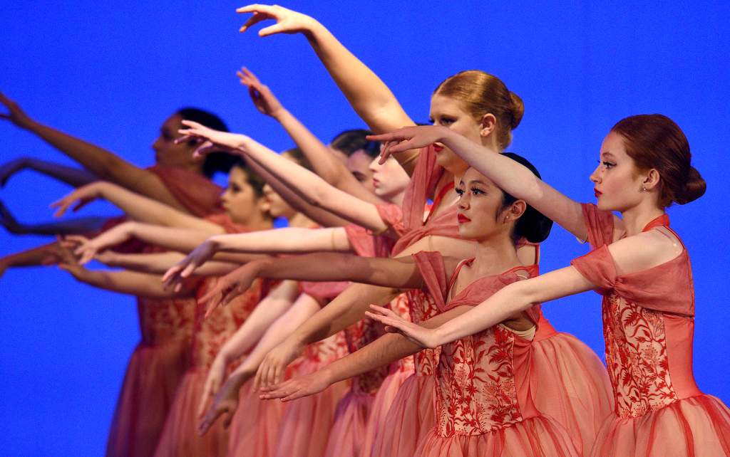 Dress rehearsal for the Dalton Ballet's spring recital - TittlePress