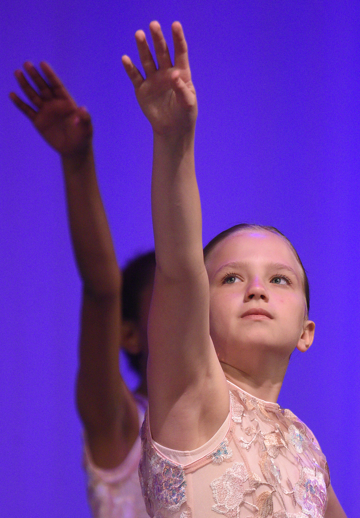 Dress rehearsal for the Dalton Ballet's spring recital - TittlePress