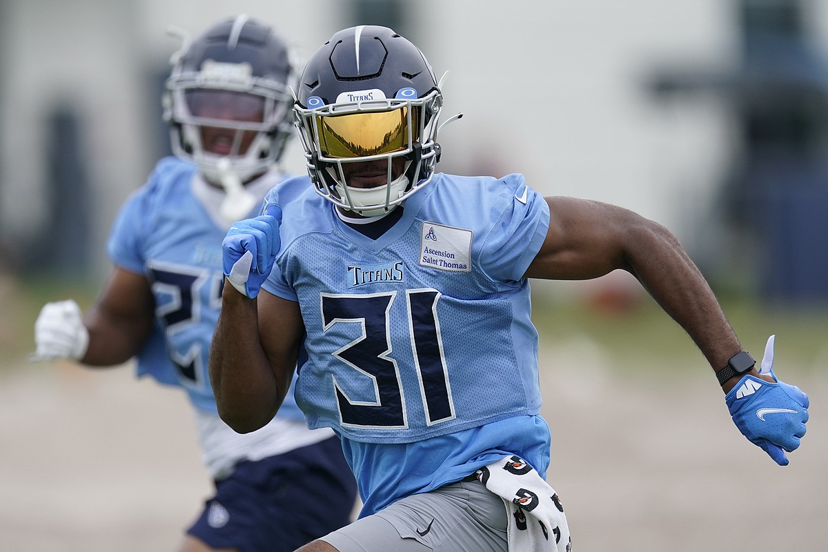 Titans stars Kevin Byard, Derrick Henry practice despite contract talk ...
