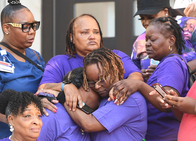 Family, community seek answers in Chattanooga police shooting that ...