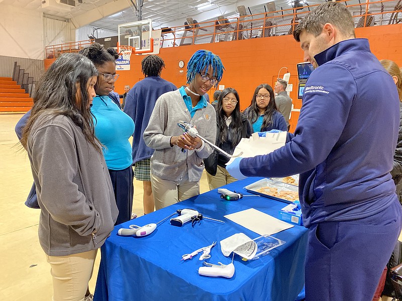Chattanooga Girls Leadership Academy students work to raise lung cancer ...