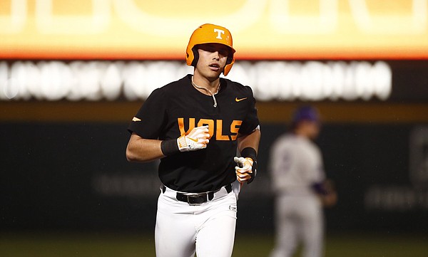 Curley sets two freshman records as Vols rout Kansas State ...