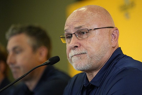 Predators regain ‘Smashville’ identity with Barry Trotz as GM ...
