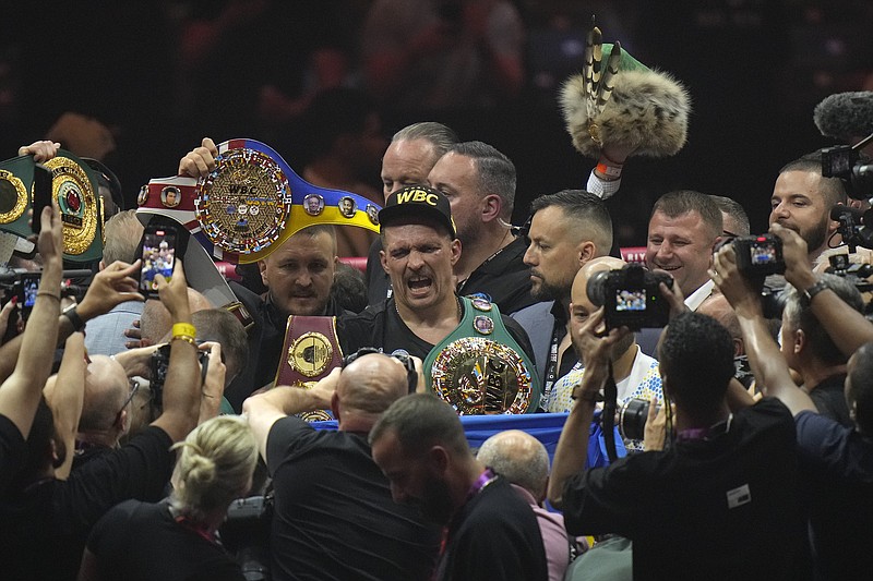 Oleksandr Usyk is boxing’s first undisputed heavyweight champ in 24 ...