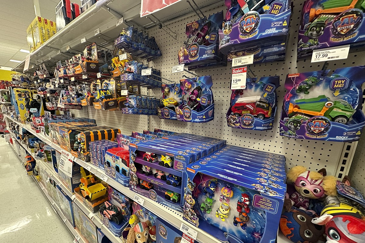 Target sales decline to start the year, but it sees improvement ...