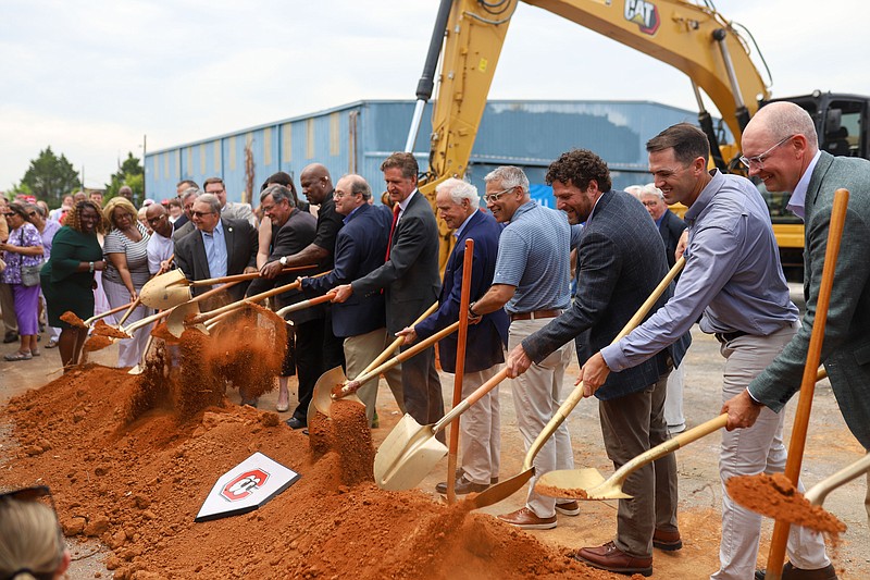 Reds, MLB officials praise Chattanooga leaders’ efforts on stadium ...