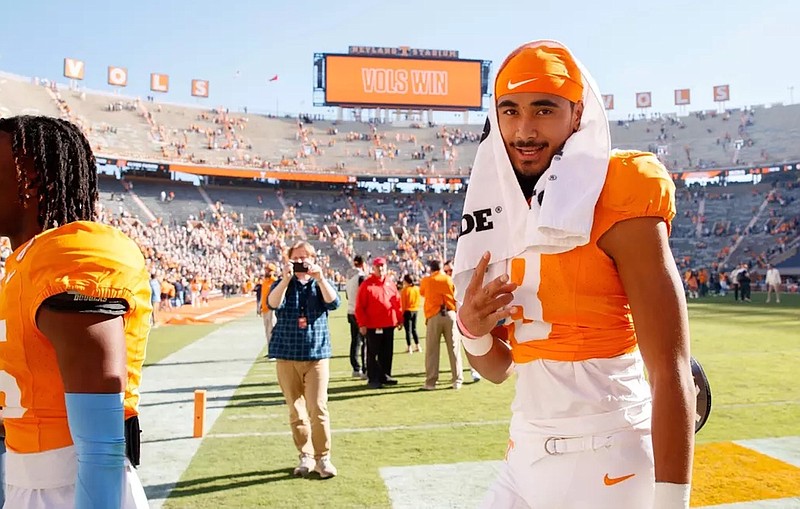 Veteran Vols adjusting to a much younger quarterback | Chattanooga ...