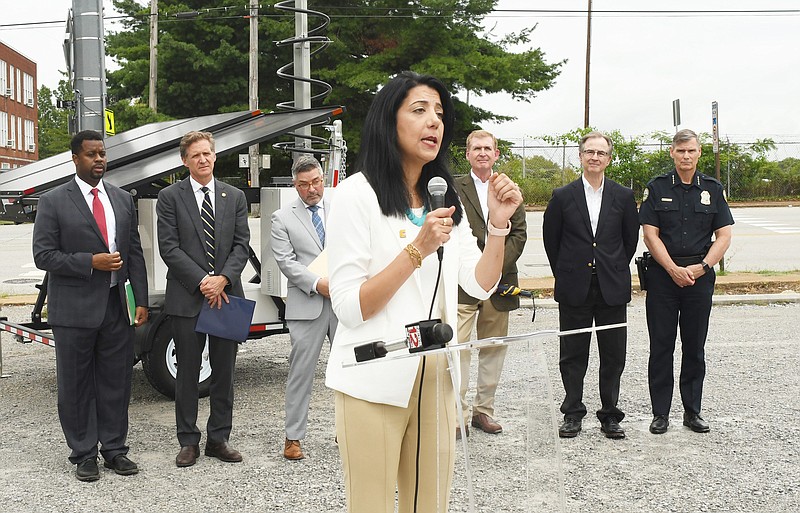 Chattanooga awarded $2 million federal grant to study roadway tech ...