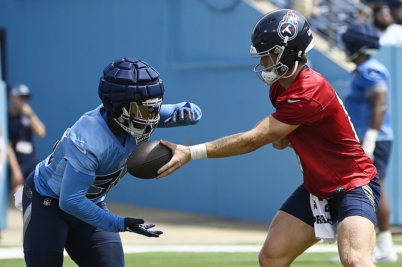 Titans inconsistent on offense early in training camp | Chattanooga ...
