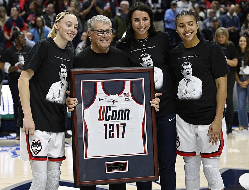 UConn’s Geno Auriemma breaks college basketball wins record ...