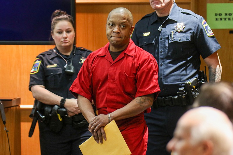 Hamilton County woman sues unnamed Chattanooga police, former officer ...