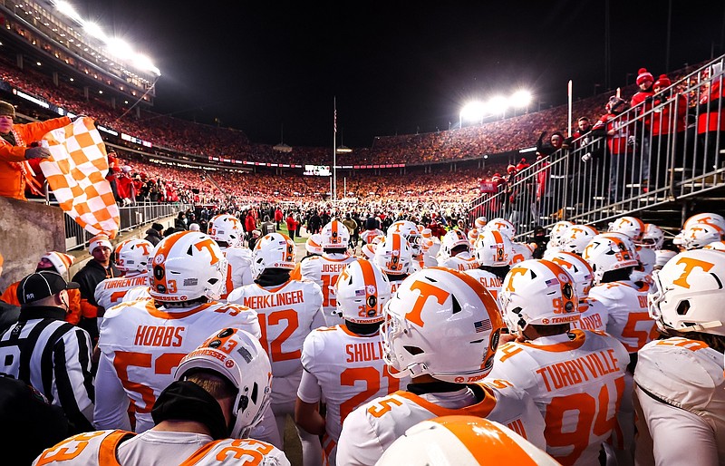 Vols dealing with emotions after humbling defeat ends season ...