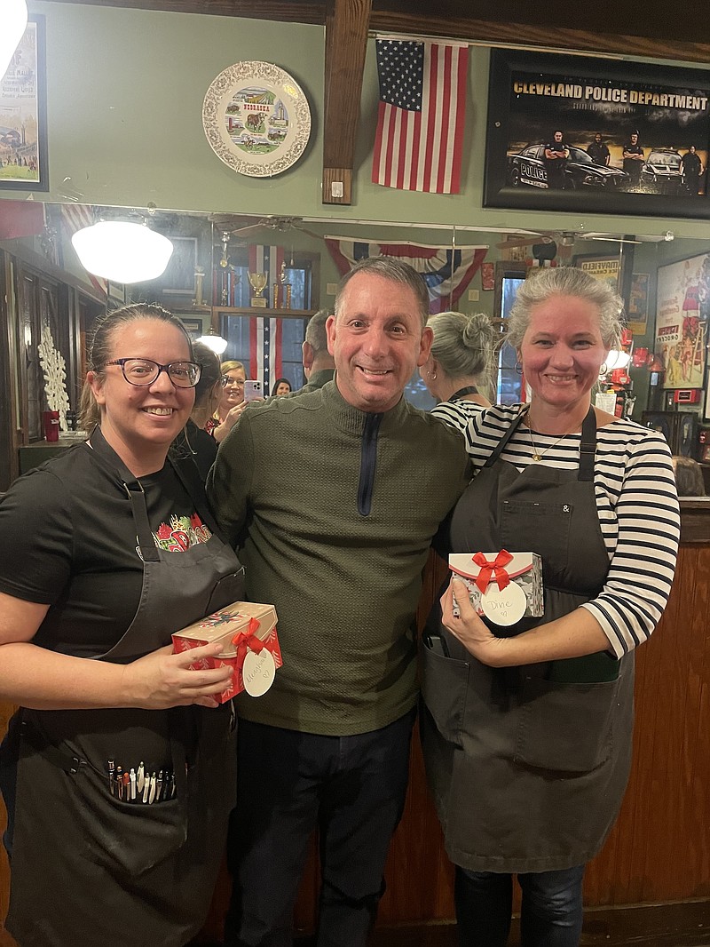 Good Deed: What’s on the menu at Jenkins Restaurant? A $700 Christmas ...