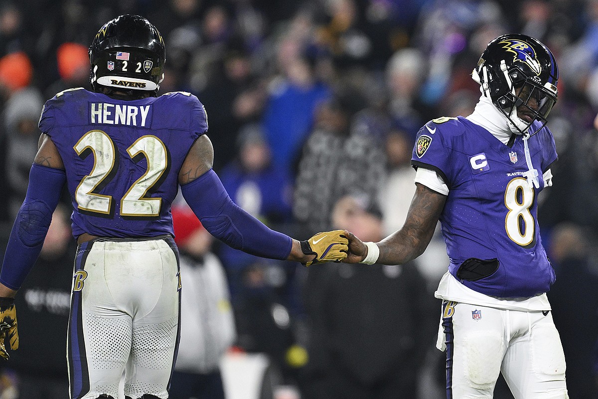 Derrick Henry rushes for 186 yards as Ravens oust Steelers ...