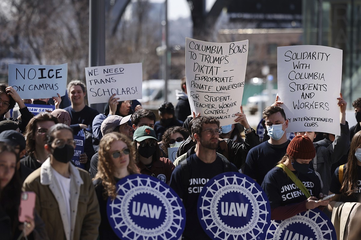 Opinion: Capitulation to Trump spells inordinate danger | Chattanooga ...
