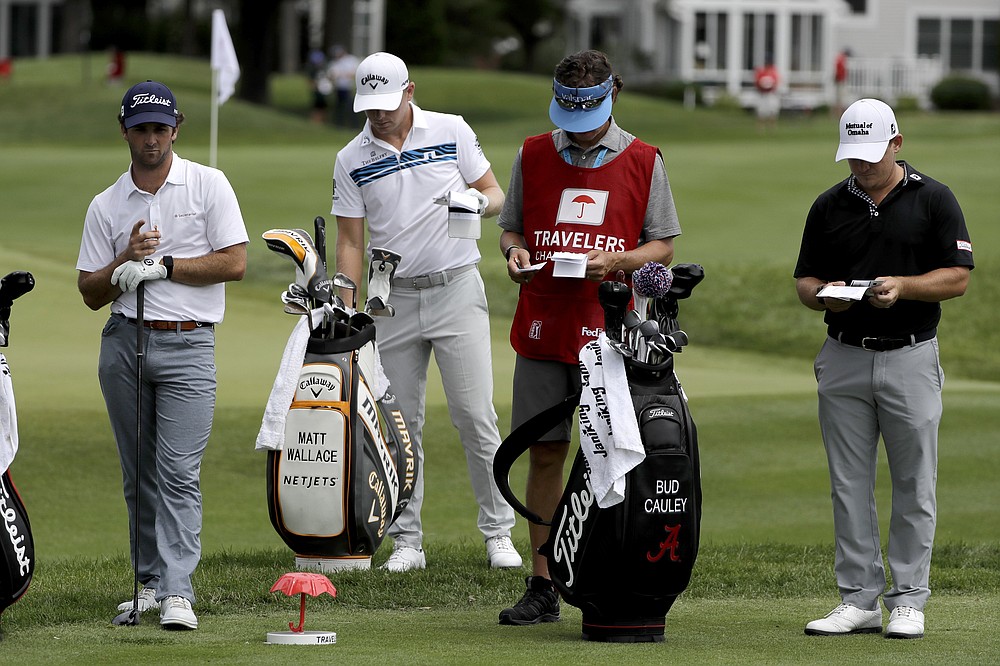 Mickelson shoots 63, takes over Travelers