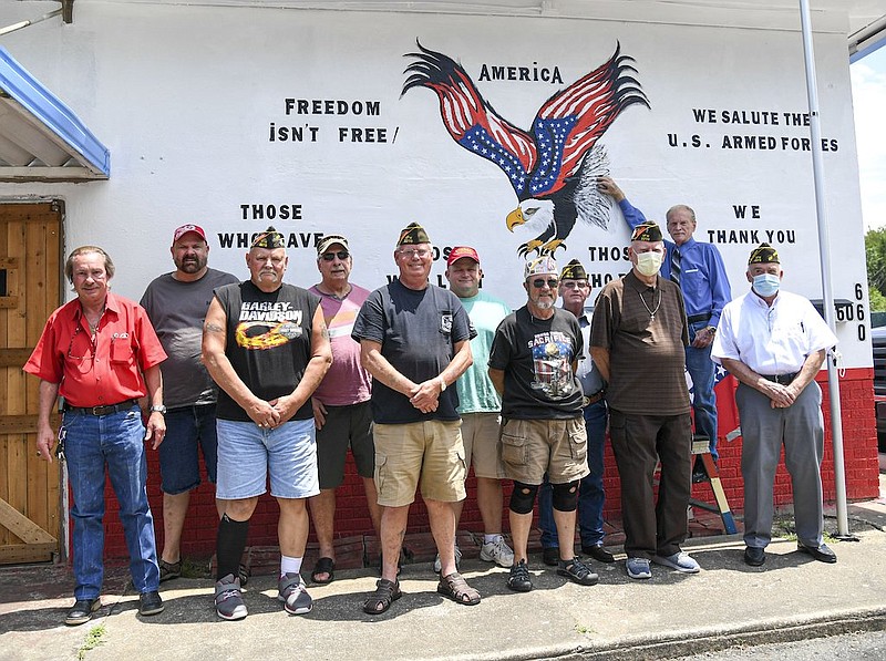Artist creates mural for new VFW post | Hot Springs Sentinel Record