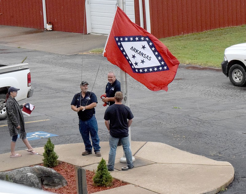New Arkansas flag goes up | Westside Eagle Observer