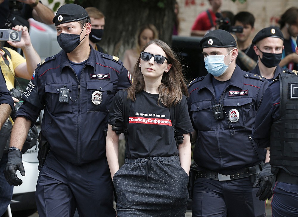 Moscow Reporters Detained