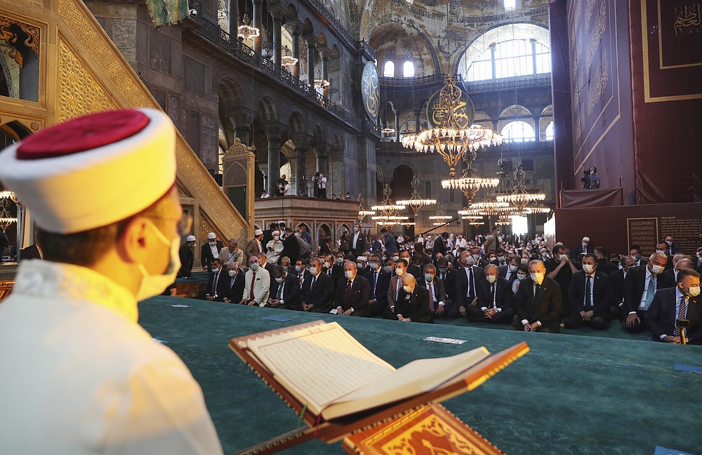 Istanbul landmark returns as mosque