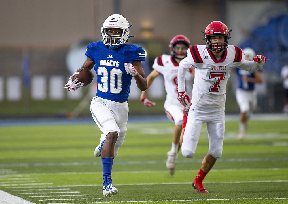 Rogers uses passing game to down Stilwell