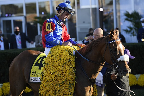 Winning filly: Swiss Skydiver beats Authentic in Preakness | Hot ...