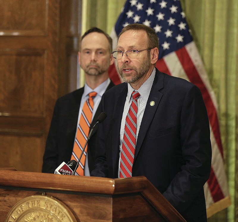 Officials differed on virus response