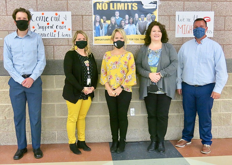 Grant winners recognized during Gravette school board meeting ...