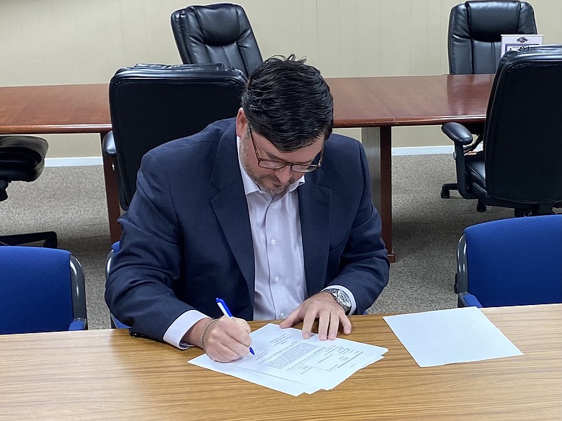 WATCH: Jessieville signs solar contract with Entergy | Hot Springs ...