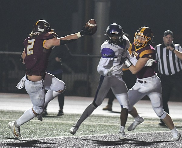 GALLERY: Wolves take convincing win over Wildcats