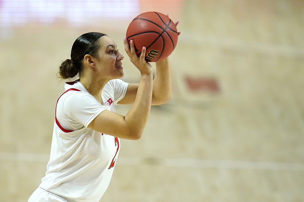 South Carolina's win streak stopped at 29 by N.C. State