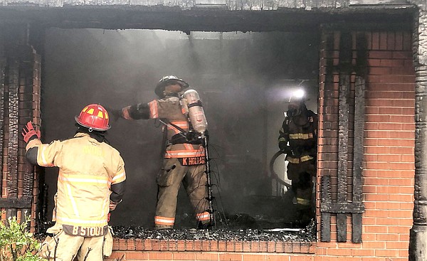 Good neighbor saves man from house fire in Pea Ridge