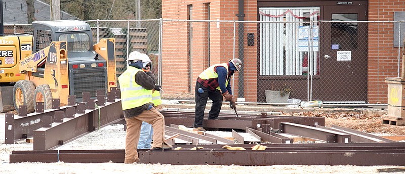 Steel skeleton goes up for cafeteria | Westside Eagle Observer