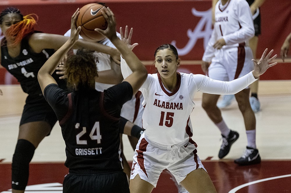 Henderson shines for Gamecocks