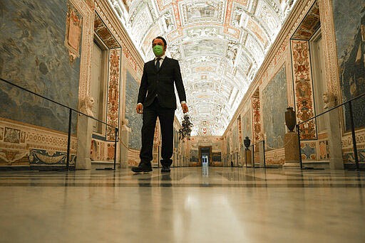 One man, 2,797 keys: Daily journey opens Vatican Museums