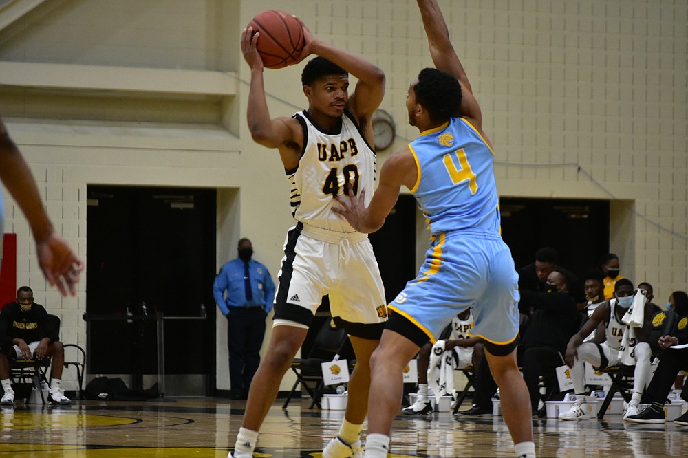 Southern edges UAPB in late rally