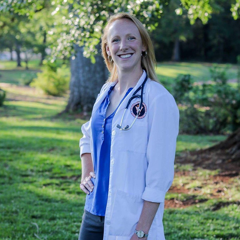 For the birds: Lynn Sciumbato, Emily Warman help and heal | Northwest Arkansas Democrat-Gazette