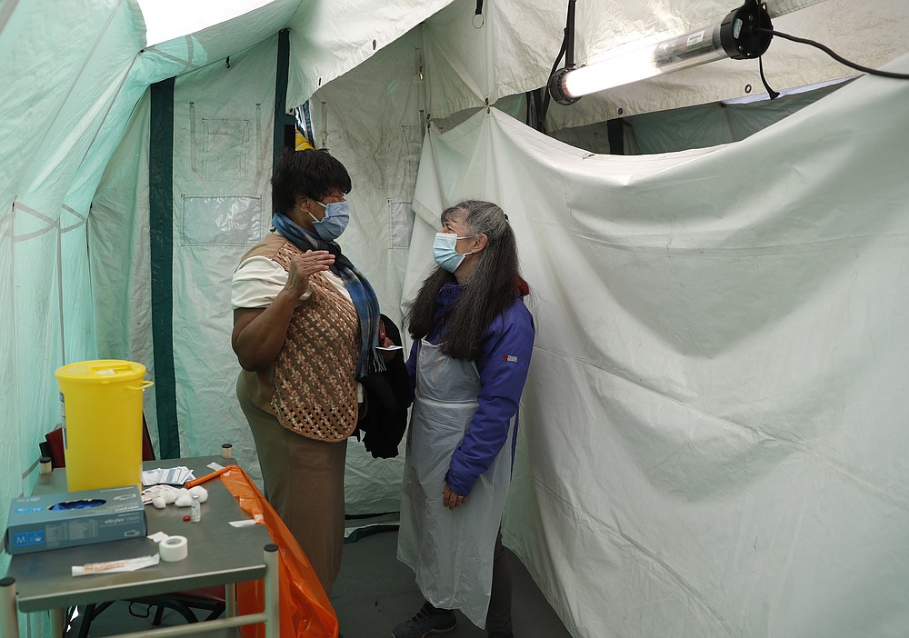 Health officials hail British 'Vaxi Taxi'