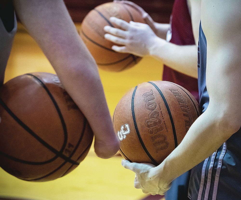 'Just watch me': Indiana basketball player has prosthetic legs and no hands