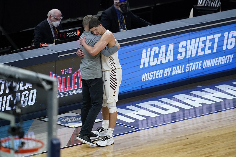 Oklahoma hires Loyola-Chicago’s Moser as coach | The Arkansas Democrat ...