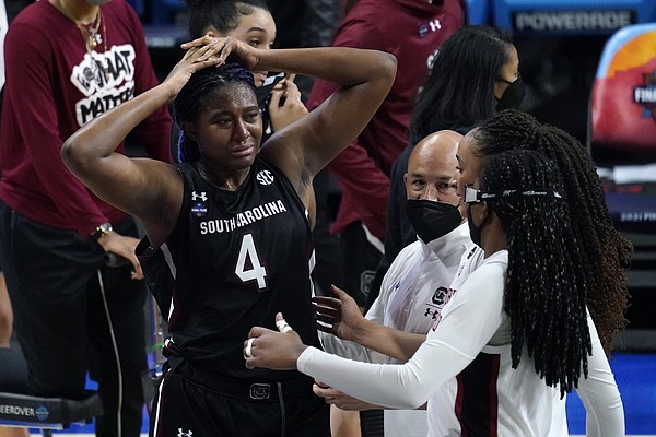 Leslie tells Boston she knows her pain, to keep her head up | Hot ...