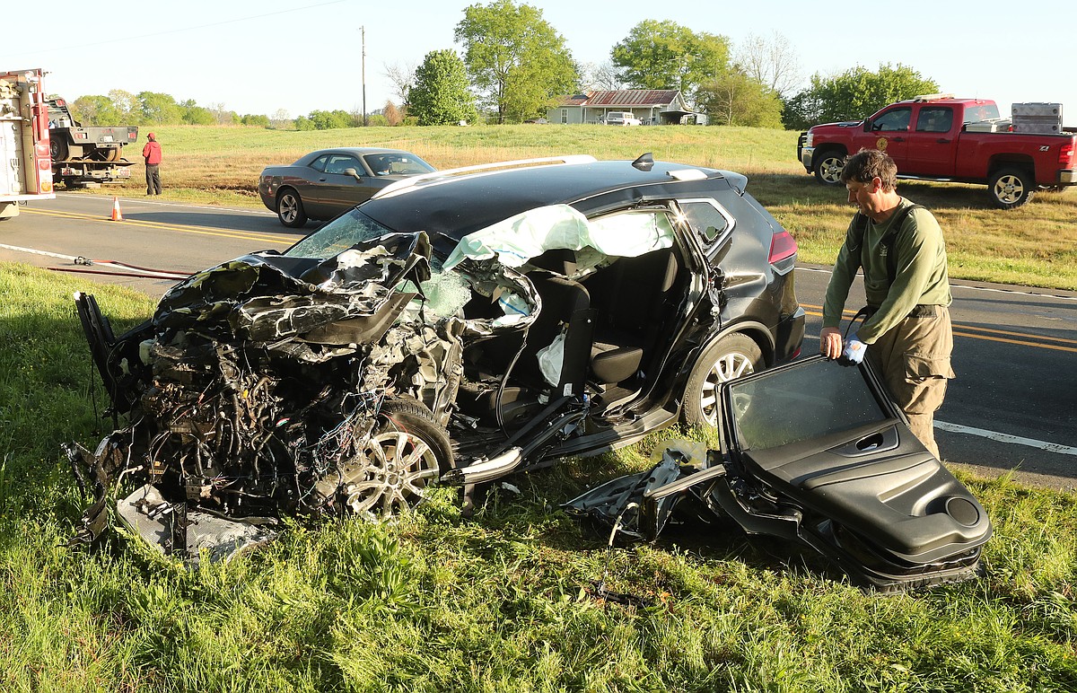 One killed in 3-vehicle wreck | Hot Springs Sentinel Record