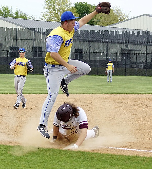 Gentry wins one, loses two | Westside Eagle Observer