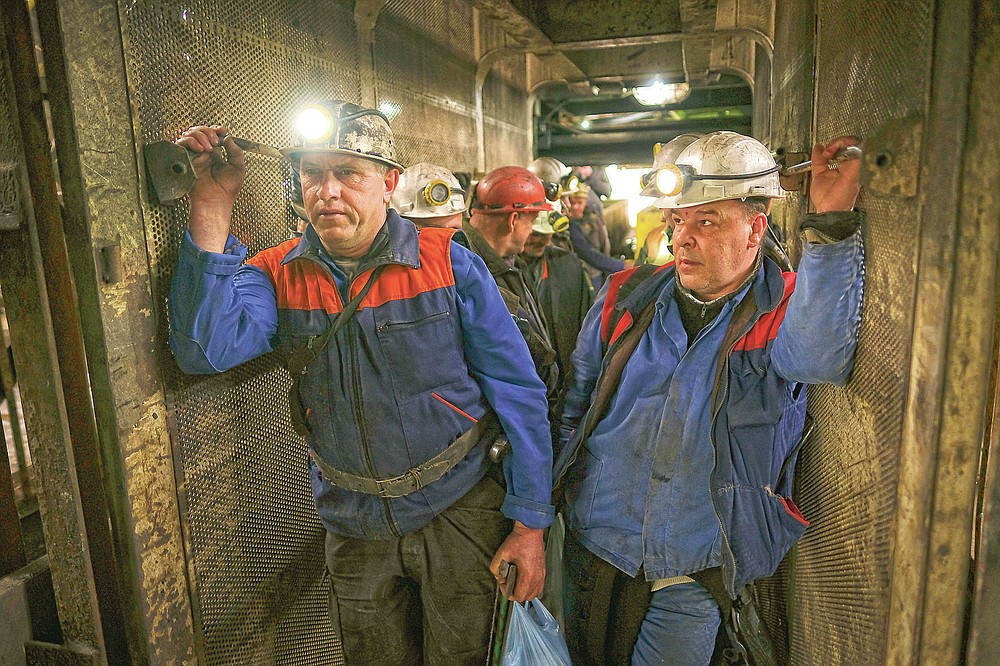Muslim miners in Bosnia observe fast, wait until sunset to eat underground