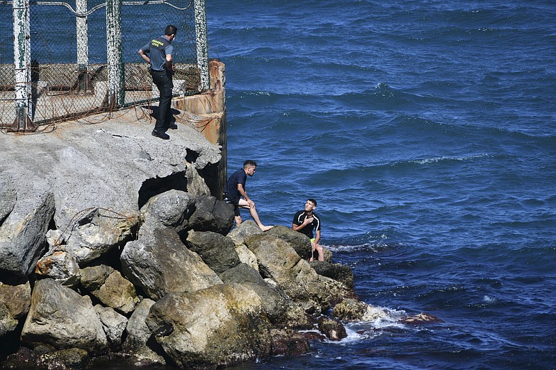 3,000 migrants swim to Spain's Ceuta | Northwest Arkansas Democrat-Gazette