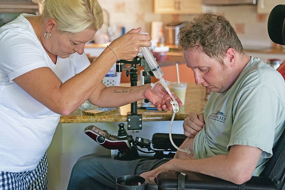 Family shares lessons through ALS, tumor diagnoses