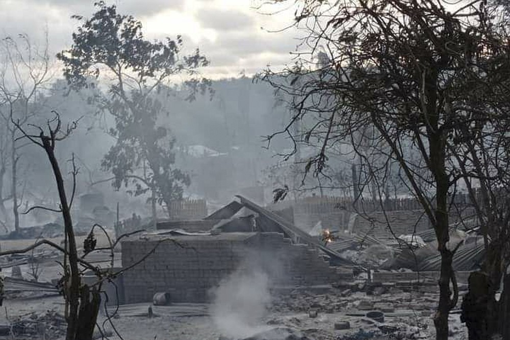 Junta's troops set Burma village afire