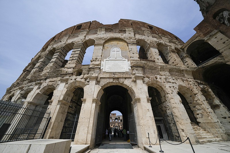 Colosseum tourists can go underground to see 'backstage' | Hot Springs ...