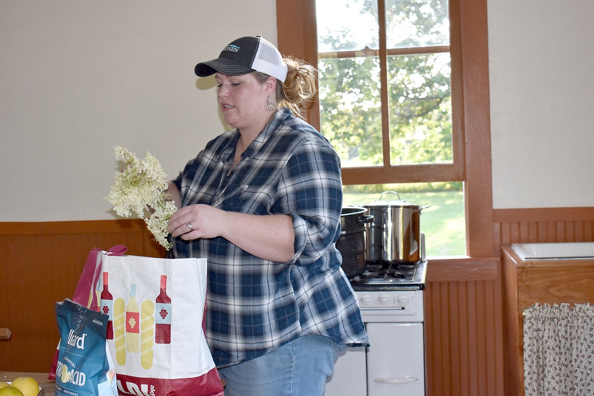 Homesteading Group Learns About Elder | McDonald County Press
